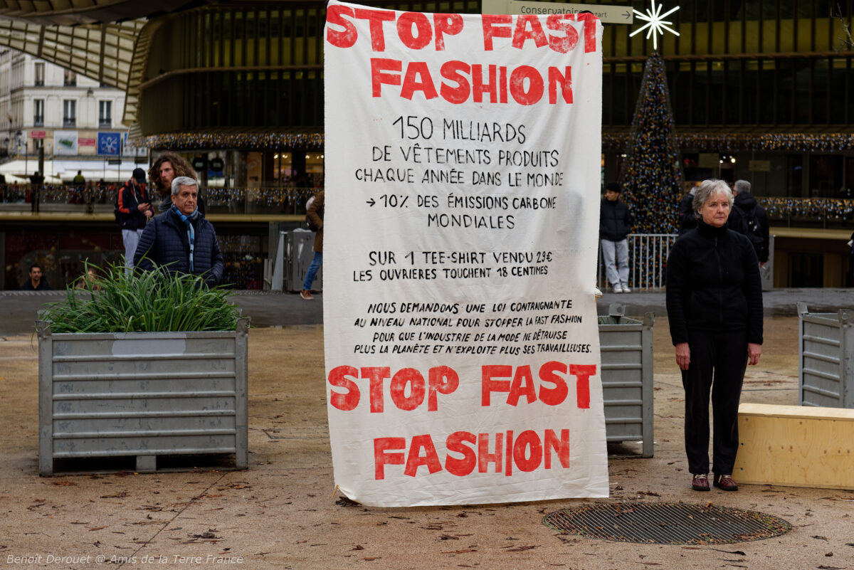 Black Friday : et si on mettait un stop à la fast-fashion ? | Les Amis ...