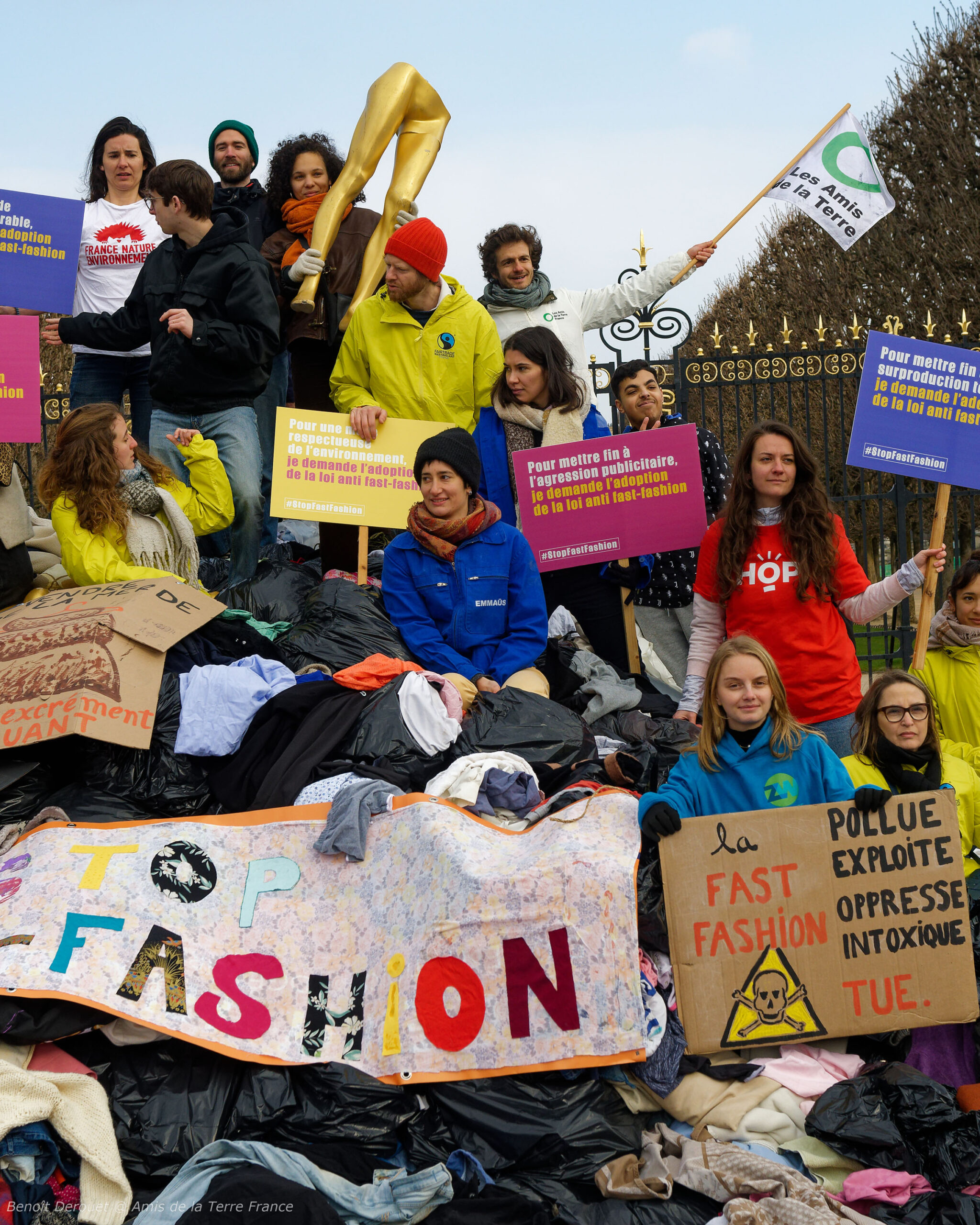 1 an après l’adoption à l’Assemblée de la loi anti fast-fashion, il y a urgence ! | Les Amis de ...