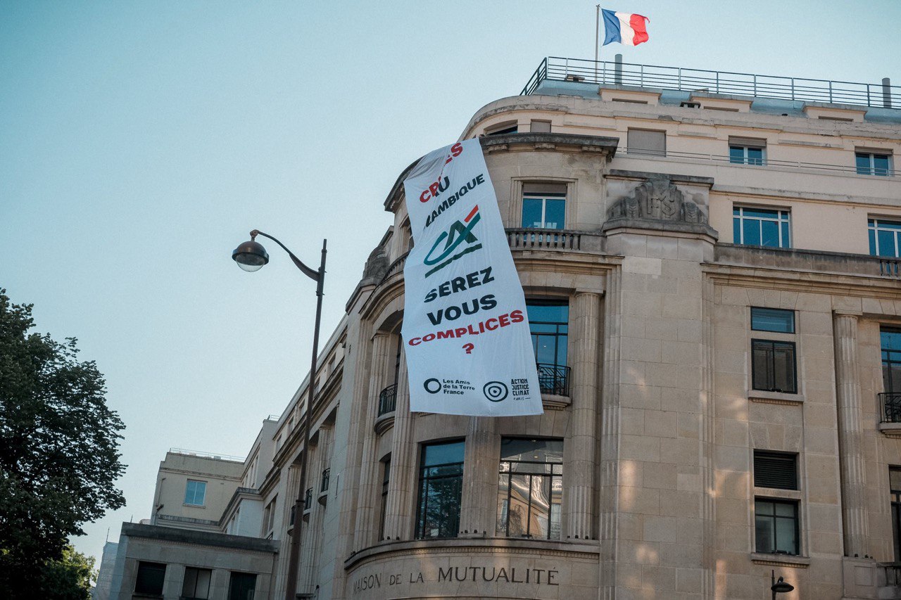1 an après l’adoption à l’Assemblée de la loi anti fast-fashion, il y a ...
